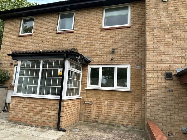 Close To City Centre Home - Milton Keynes