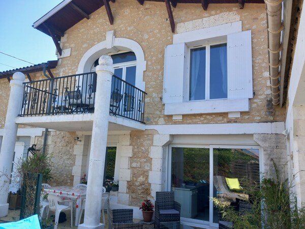 3-bedroom Air-conditioned House With Tv And 3 Private Bathrooms - Bergerac
