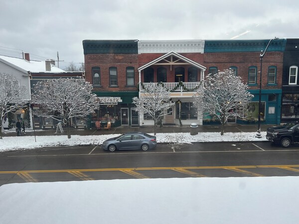 Charming 1-bedroom Apartment In The Village Of Enchanting Ellicottville - Ellicottville, NY