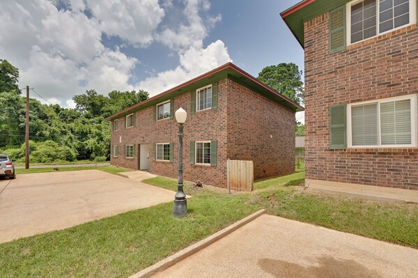 Walk To Sfa Campus: Pet-friendly Nacogdoches Condo - Nacogdoches, TX