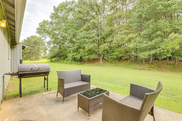 Ping-pong & Pool Table: Peaceful Stonecrest Escape - Lithonia, GA