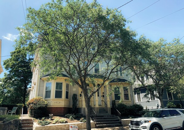 Spacious 4br 2ba  Walk To Brown, Whole Foods, & Wayland Square - Rhode Island