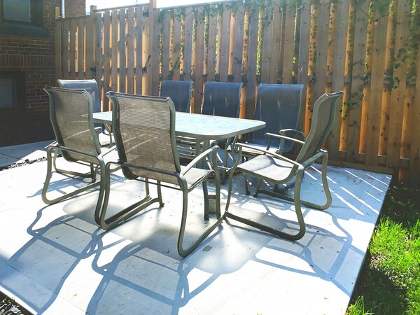 Sunlit Stay | Uw, Downtown, Bridge | Check-in @ 12 - University of Windsor