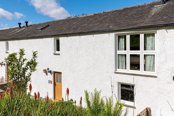 Beautiful Eco-self-catering Farm Cottage In A Peaceful Valley Surrounded By Dramatic Lakeland Scener - グレンリディング