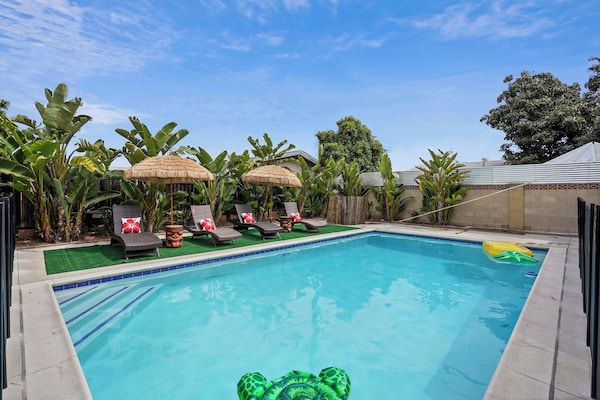 Disney Themed 4-bedroom House W/ Pool ~10 Min Away From Disneyland - Seal Beach, CA