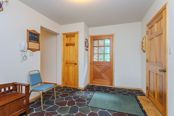 Cozy 3-bedroom Cabin With Wifi And Ac In Tranquil Greenwood - Wisconsin
