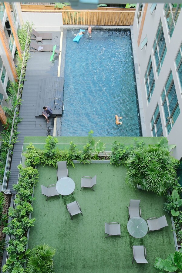 The Erawan Condo In Chiangmai Old Town Night Bazaar - Chiang Mai
