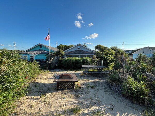 Beachfront Bungalow W/ Best Location In Ocean View! - Hampton, VA