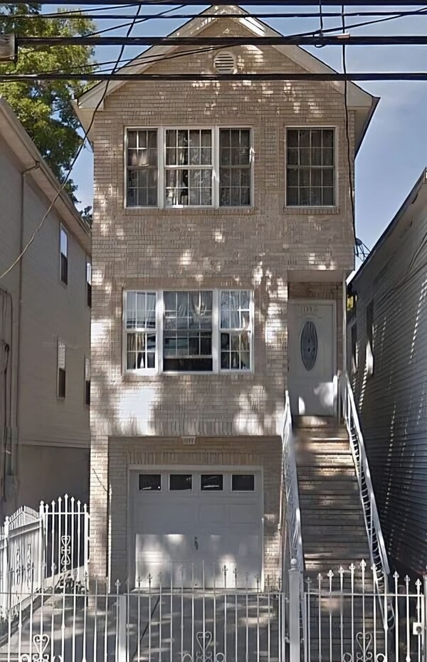 Spacious 3-bedroom Apartment With Wifi, Ac In Elizabeth, Nj - Staten Island, NY
