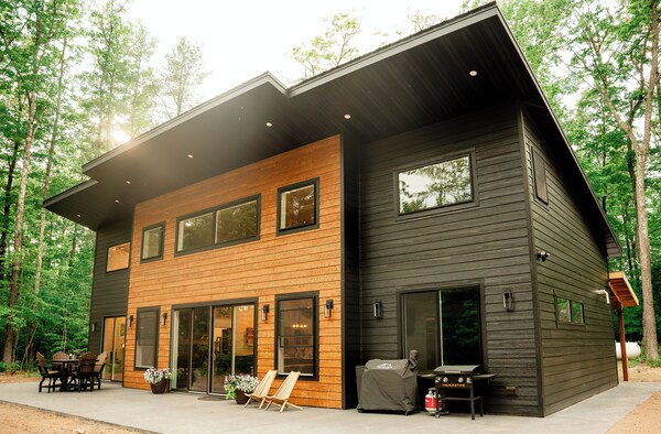 Modern Mountain- Inspired Monoslope Home Located In The Beautiful Northwoods - Hayward, WI