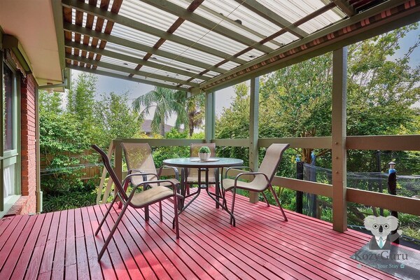 Kozyguru | Glen Waverley | Quiet Home Near Park - Bayswater