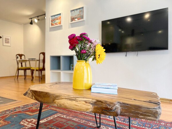 Charming 1br In Prime Santa Monica  Walk To Beach - Venice Beach, CA