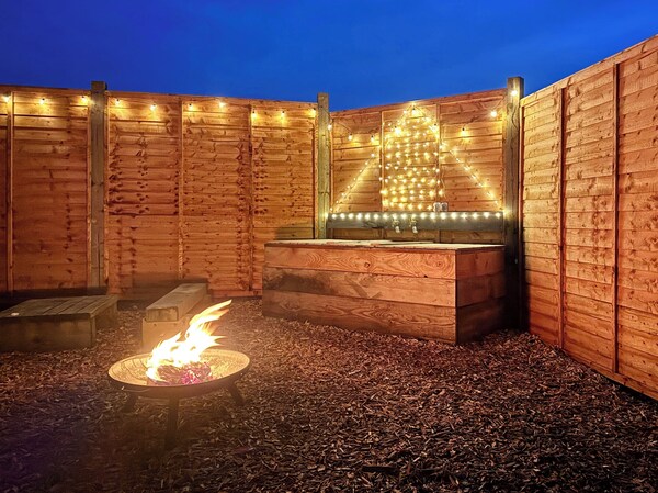 Sea View, Outdoor Bath, Tiny Home - Woolacombe