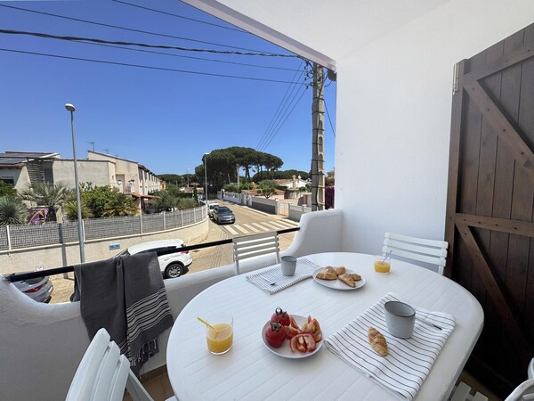 Apartment To Enjoy A Family Vacation On The Costa Brava - L'Escala