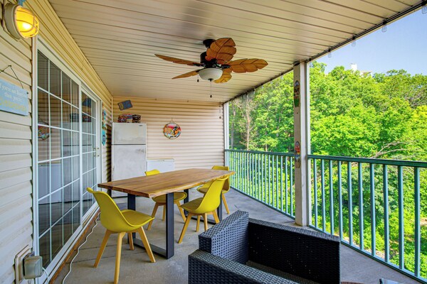 Balcony W/ Marina Views: Lake Ozark Hideaway! - Lake Ozark, MO