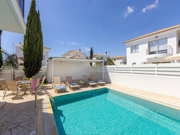 3 Bedroom Villa With Pool - Protaras