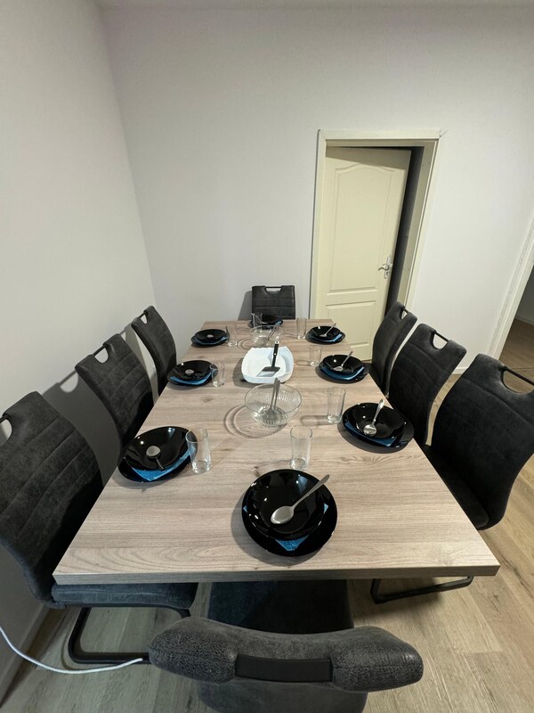 Big Flat | 5 Sleeping Rooms | 9 Beds | 2 Bathrooms - Vlotho