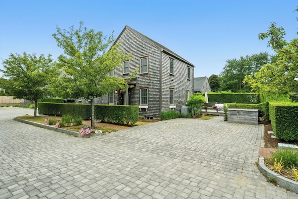 Charming Nantucket Escape - Spacious Home W/ Private Yard, Deck & Bonus Loft - Nantucket, MA