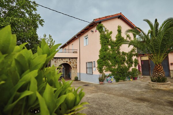 Country House 'Cortijo De Las Flores' With Shared Pool, Terrace And Garden - Santo Tomé