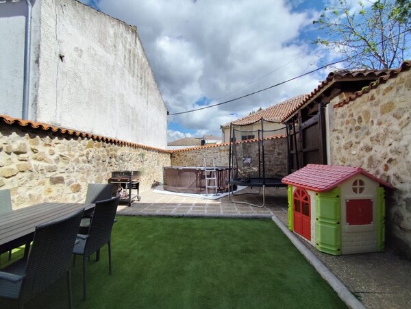 Holiday Home 'La Casa Del Médico' With Mountain Views, Private Pool And Wi-fi - Riaza