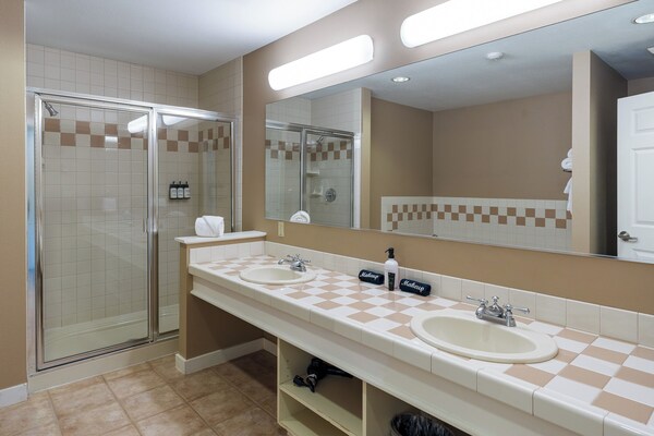 Adventure Awaitssecluded Orcas Island Stay | Hillside 1950 - Lopez Island, WA