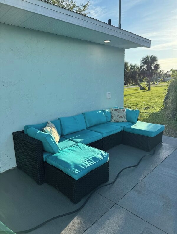 Coastal 2-bedroom, 2-bath Pool Home In Gulf Cove - North Port, FL