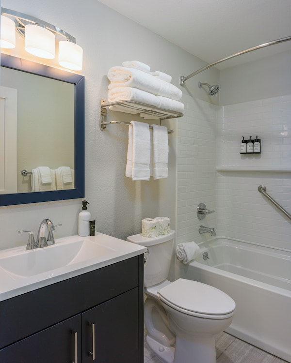 Cozy Harborside Stay | Secluded Orcas Island Getaway- Harborside 2352 - Orcas Island, WA