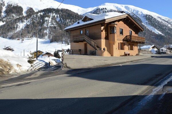 Apartment 'Aura' With Mountain View, Shared Garden And Wi-fi - Livigno