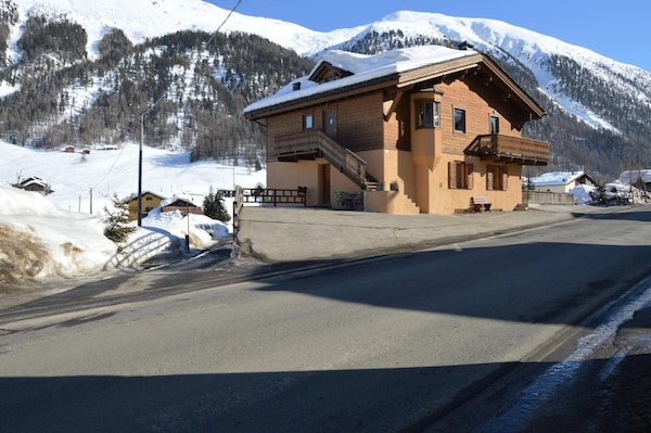 Apartment 'Aura' With Mountain View, Shared Garden And Wi-fi - Livigno