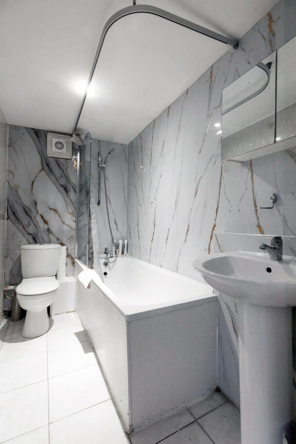 Modern 2-bed, 2-bath | Heart Of Earls Court - Piccadilly Circus - London