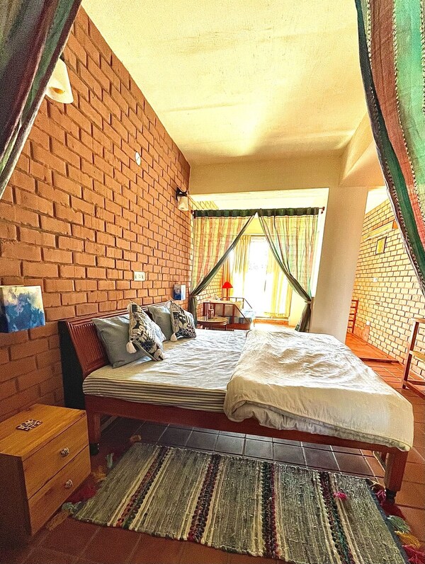 A Space For Learning And Living The Practices Of Farming, Yoga, And Ceramics. - Narkanda