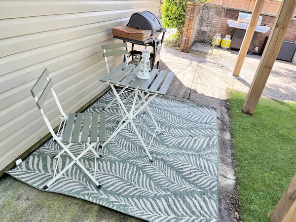 Cozy Retreat With Netflix & Work Desk - Fort Erie