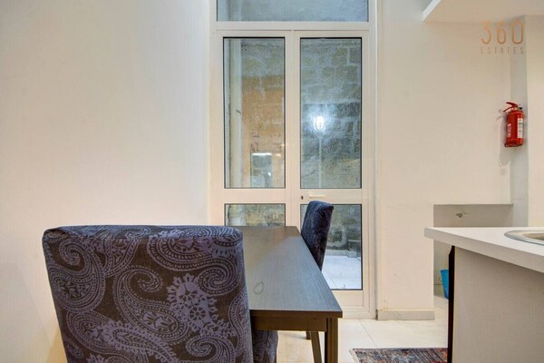 1br Home In The Centre Of Valletta - Malta