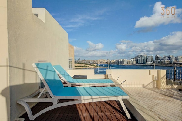Duplex Penthouse In Valletta With Terrace Views - La Valette