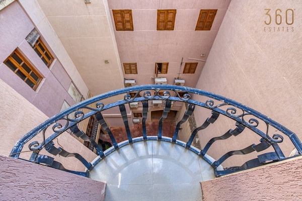 Stylish 2br Apt With Balconies In St Julians - Valletta, Malta