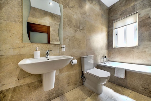 St Pauls Bay 2br Penthouse With Sea View Terrace - Malta