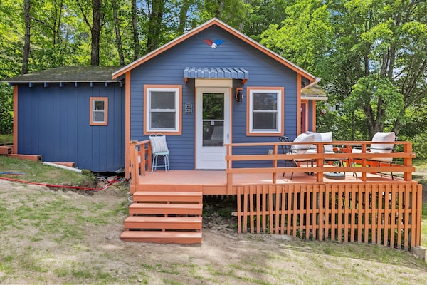 Newly Renovated Cottage 8 Main Street Alton Bay! - New Hampshire