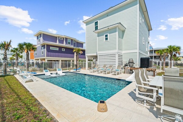 5 Br Home, Private Pool, Water Views! Steps To Beach! - Mexico Beach, FL