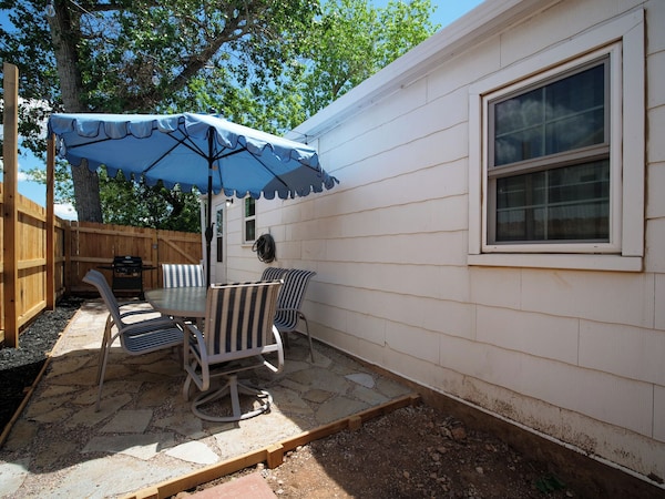 The Harney Cottage - Walk To Uw Games! - Laramie, WY