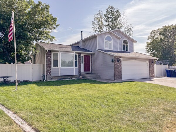 Spacious Newly Renovated 5-bedroom House With Wifi/ Ac For Large Family - Great Salt Lake State Park, Magna