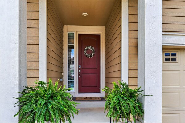 4br+ Office+trails+parks+pool+ Office+ Tesla Charger - Broomfield, CO