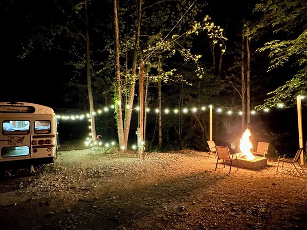 Quaint School Bus With Ac Near Red River Gorge - Kentucky