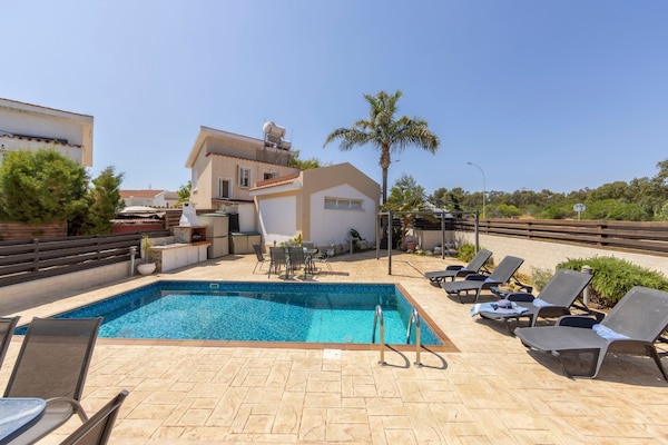 3 Bedroom Villa Central Protaras - Protaras
