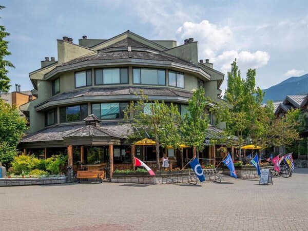Whistler Central, 2 Min To Gondola, Free Parking/above Bar & Club - Whistler