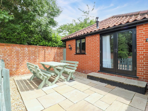 The Golden Cross, Pet Friendly, With A Garden In Harleston - Norfolk