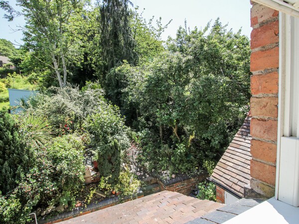 157 Watling Street South, Family Friendly In Church Stretton - Church Stretton