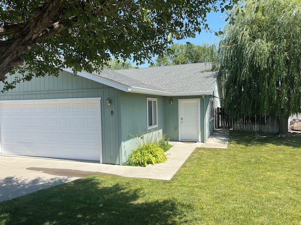 Charming 3-bedroom House With Ac, Wifi In Fantastic Susanville - Susanville, CA