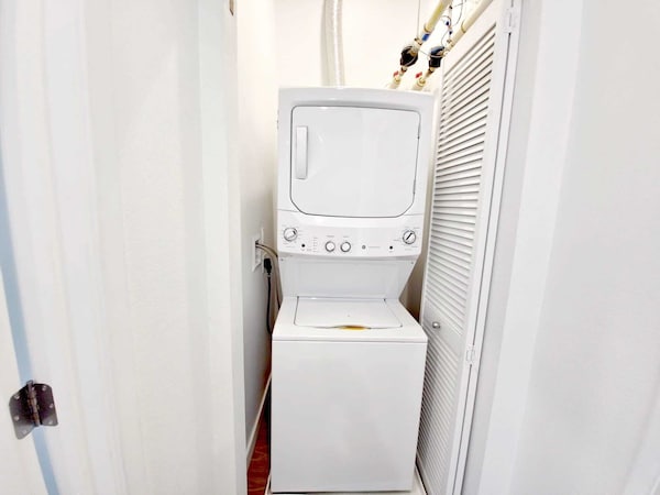 Serene 2br Penthouse At La Escape - Los Angeles