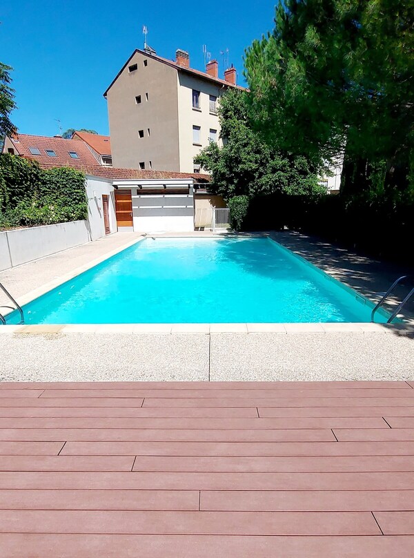 Cosy 2-room Apartment - Centre Villefranche-sur-saône With Pool & Garage - Villefranche-sur-Saône