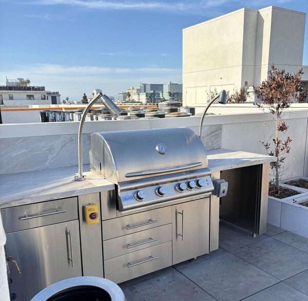 Modern Studio Haven With Fitness Room And Wifi In Brilliant Ktown Los Angeles - Los Ángeles, CA